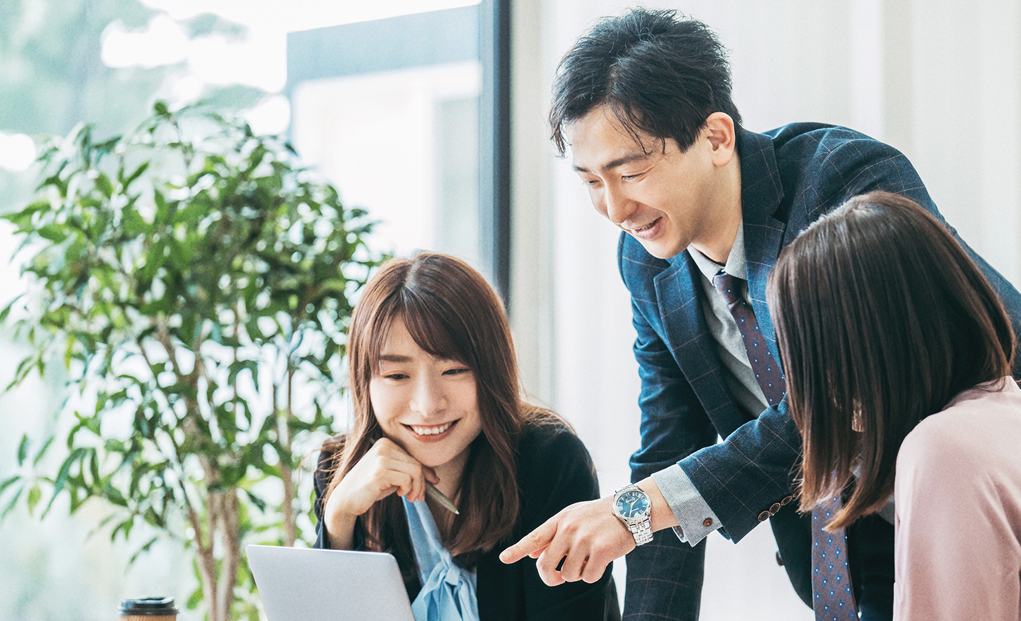 アプリ開発とクラウドサービス活用支援・ITエンジニア派遣のDXPRO SOLUTIONS